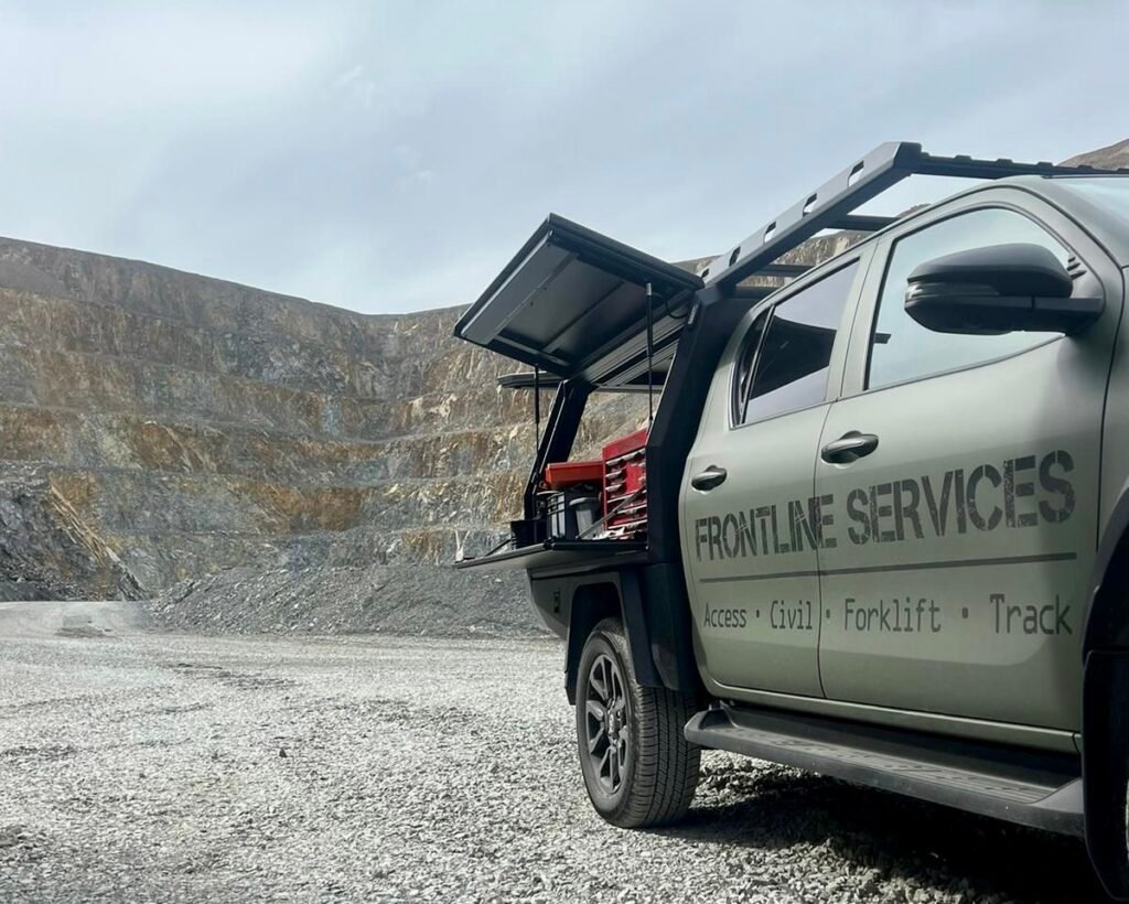 {{ post.title }} {{ current.year }}